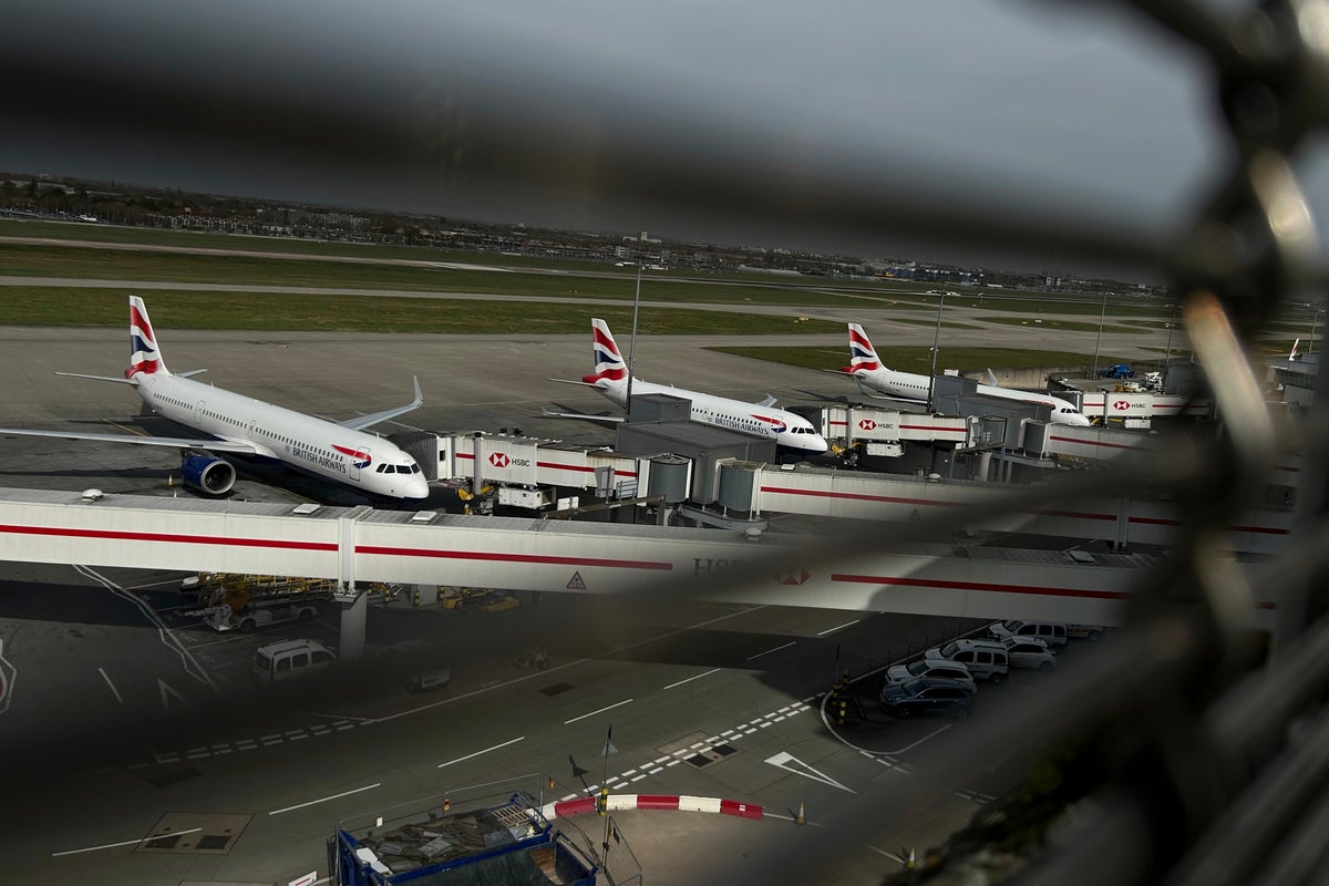 Calls for air control boss to resign after airports chaos