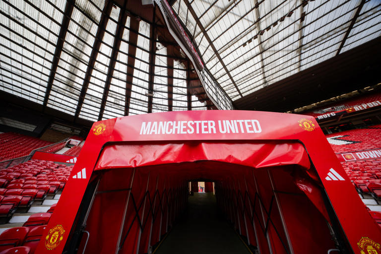 Man United 'ready' to make bombshell Premier League transfer swoop for ...