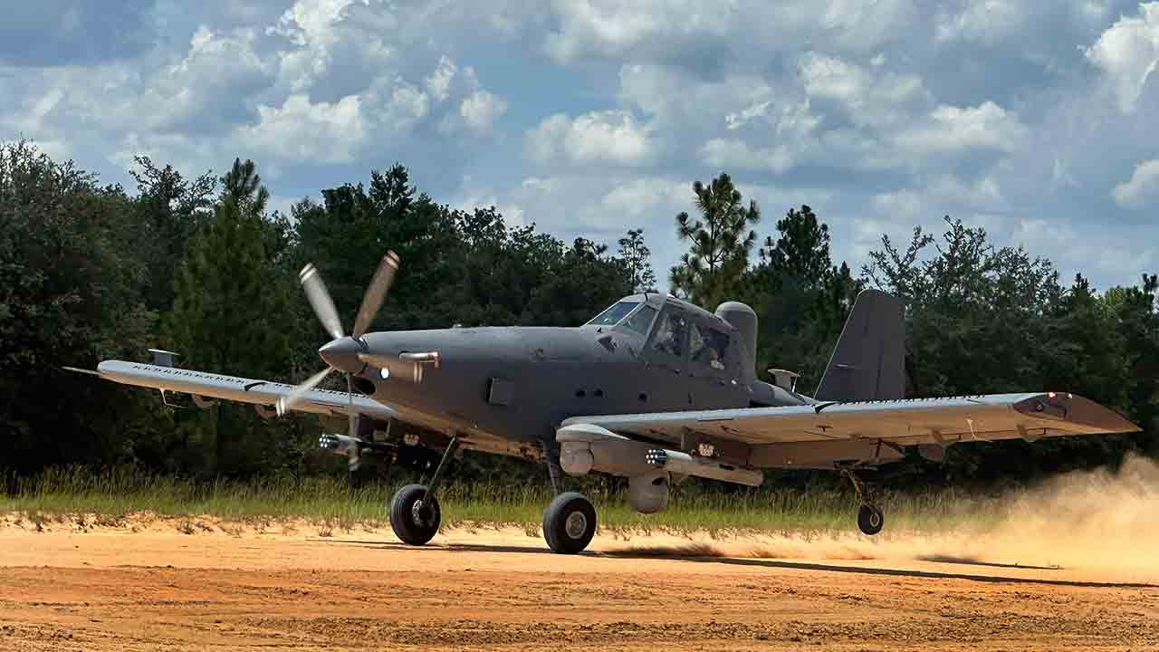 Angkatan Udara AS lanjutkan uji coba OA-1K Skyraider II baru untuk ...