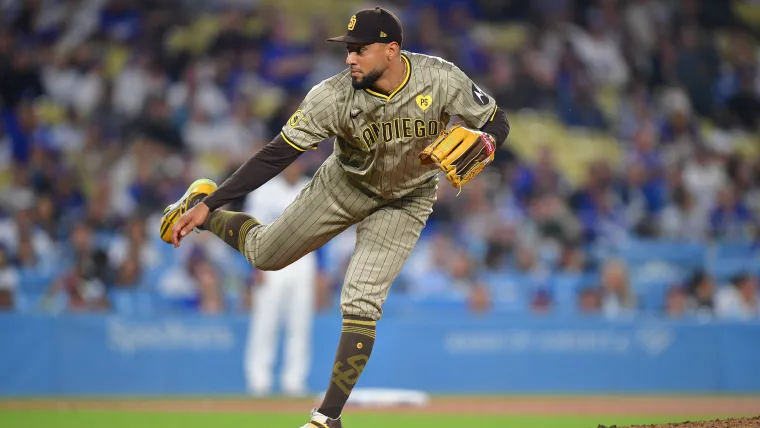 Padres' Robert Suarez breaks silence on potentially tipping pitches to ...