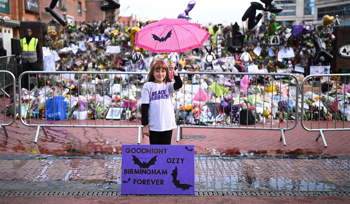 Emotional scenes as family, friends and fans bid final farewell to Ozzy ...