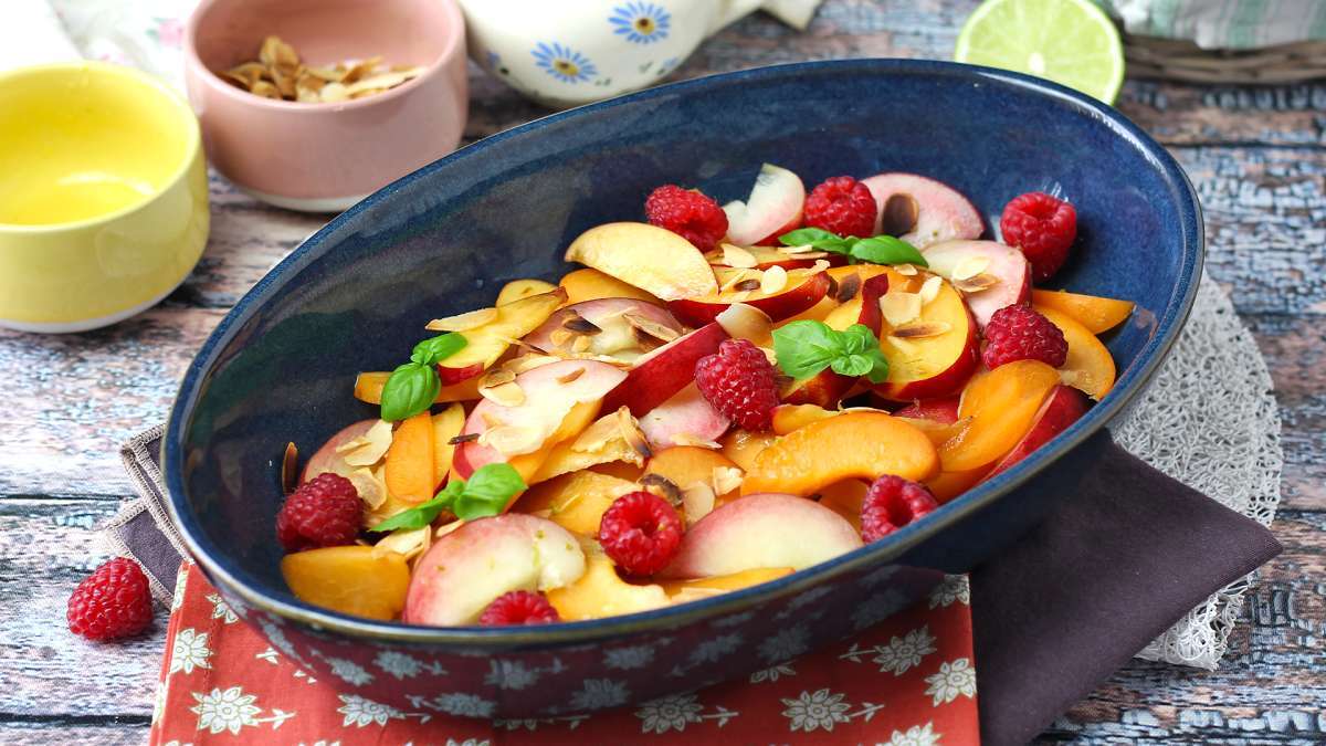 Diese zwei bunten und erfrischenden Obstsalate werden Ihren Sommer ...