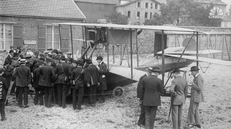 When Was Autopilot Invented For Planes? (It's Older Than You'd Expect)
