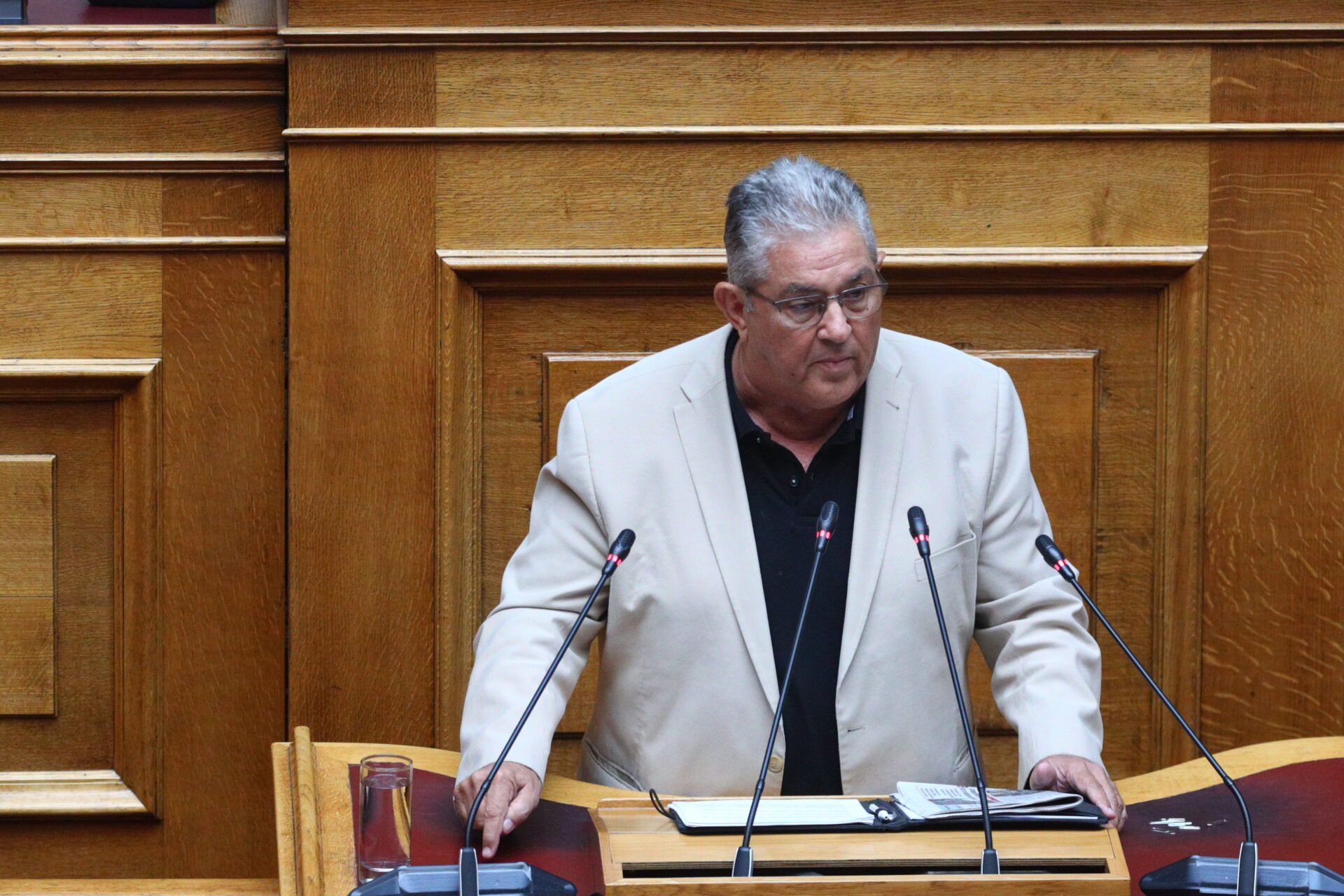 Δ. Κουτσούμπας στη Βουλή: Το ΚΚΕ δεν θα γίνει πλυντήριο της ΕΕ και της ...
