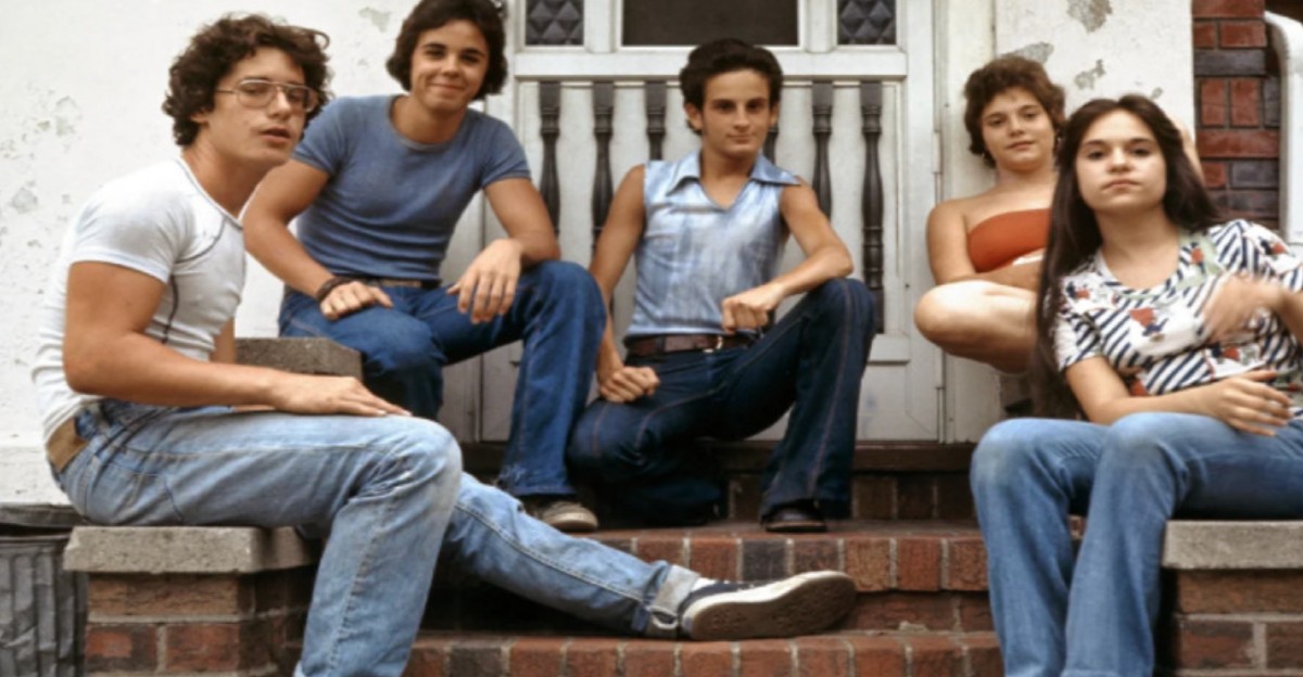 35 Vintage Photos That Perfectly Capture 1975-1977