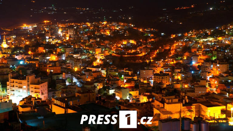 Končí rok velkých diplomatických gest. Změnilo něco hromadné uznávání ...