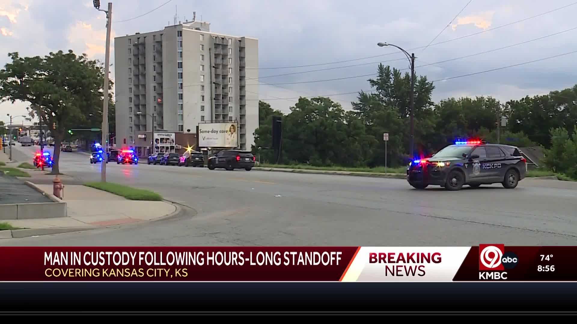 Shooting suspect arrested after standoff at Kansas City, Kansas ...