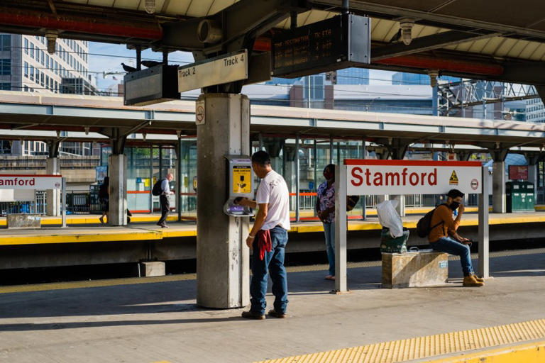 MTA OKs 10% fare increase for Metro-North rides to and from CT