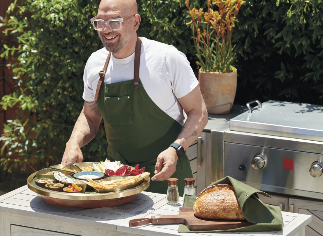 This Chef-Inspired Serving Tray Is Perfect for Sophisticated Entertaining