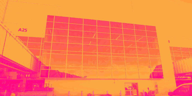 MYR Group (NASDAQ:MYRG) Surprises With Strong Q2, Stock Soars