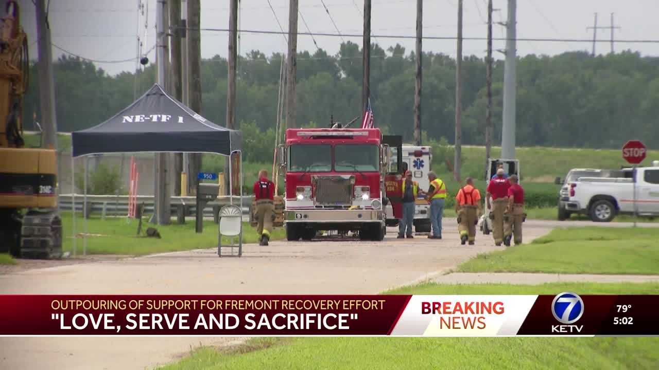 'Love, serve, and sacrifice': First responders receive outpouring of ...