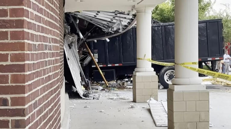 Two injured in Huntsville wreck involving dump truck