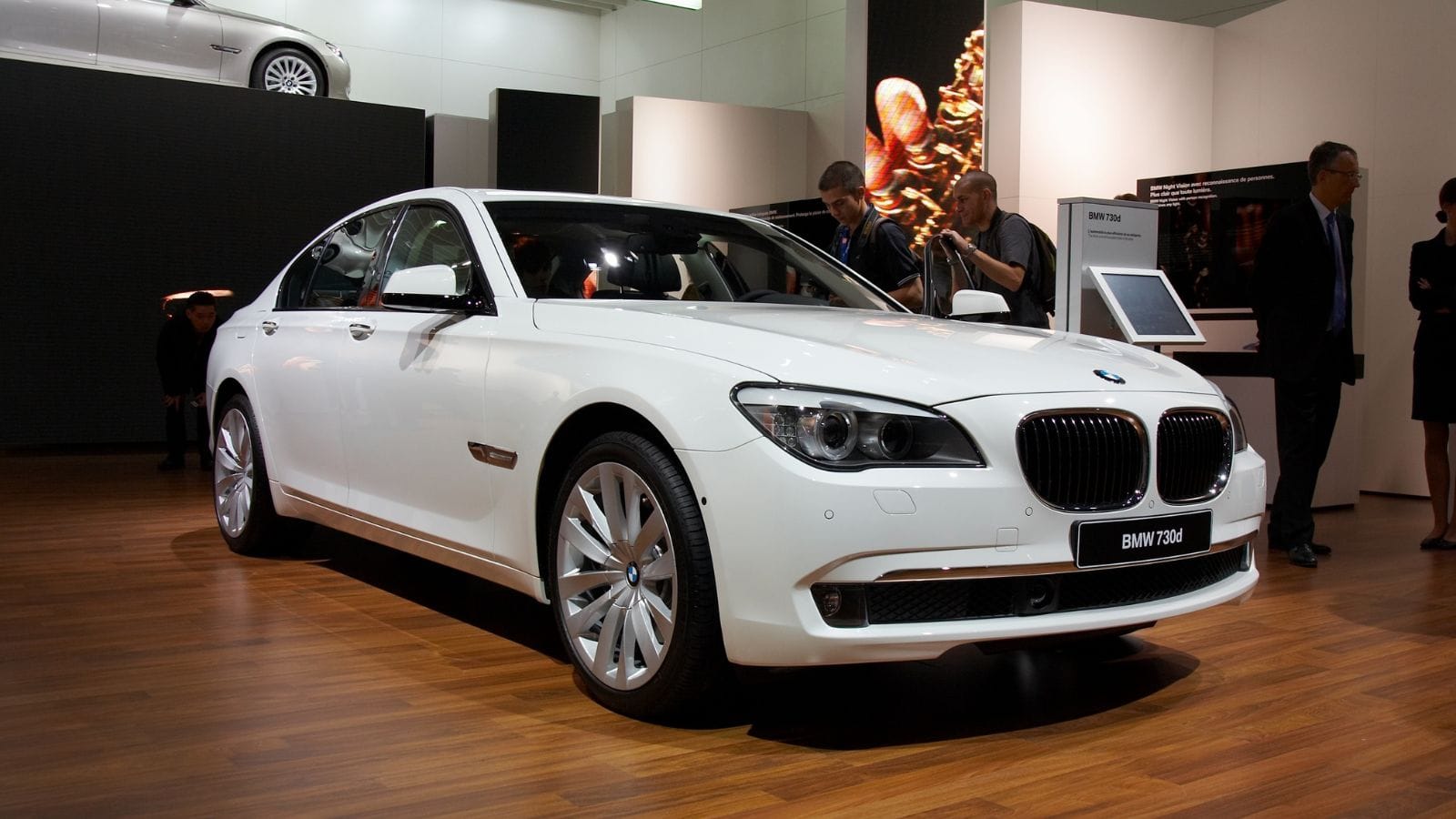 The smoothest cars on Canadian roads — why big sedans beat SUVs