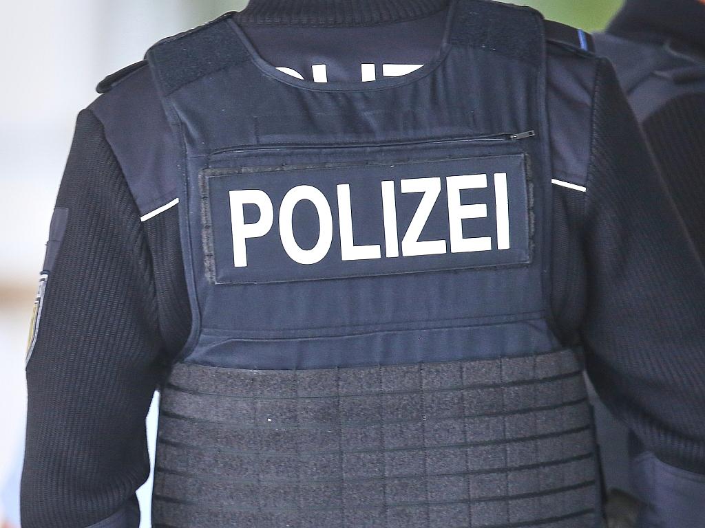 Razzia gegen rechtsradikale Gruppe in drei Bundesländern