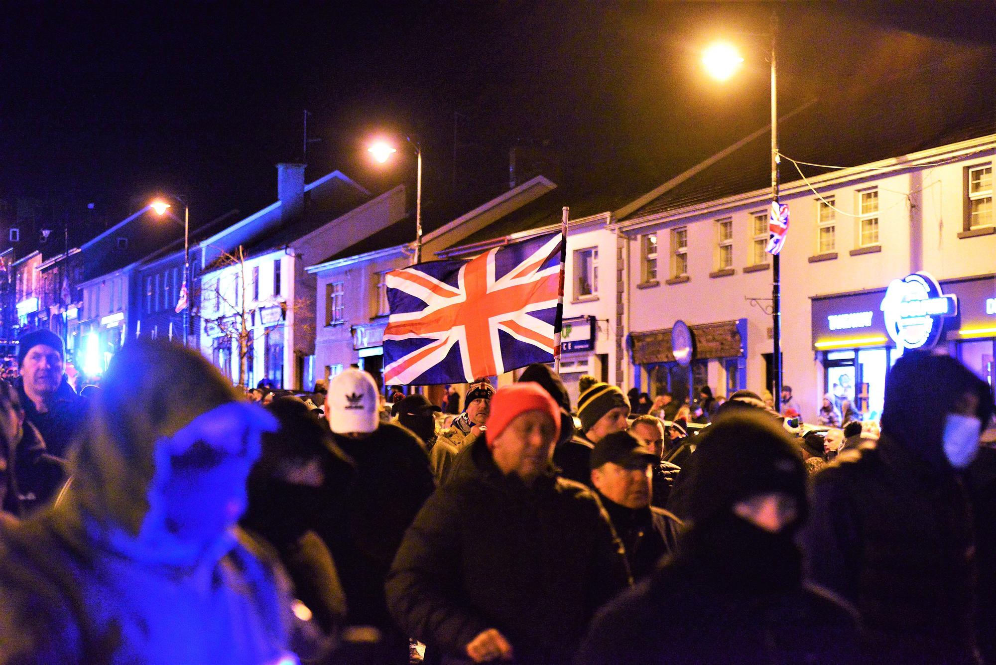 Loyalist survey finds 'some support' for return to street protests over ...