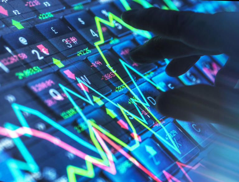 14 Nasdaq-100 ETFs and Mutual Funds to Buy