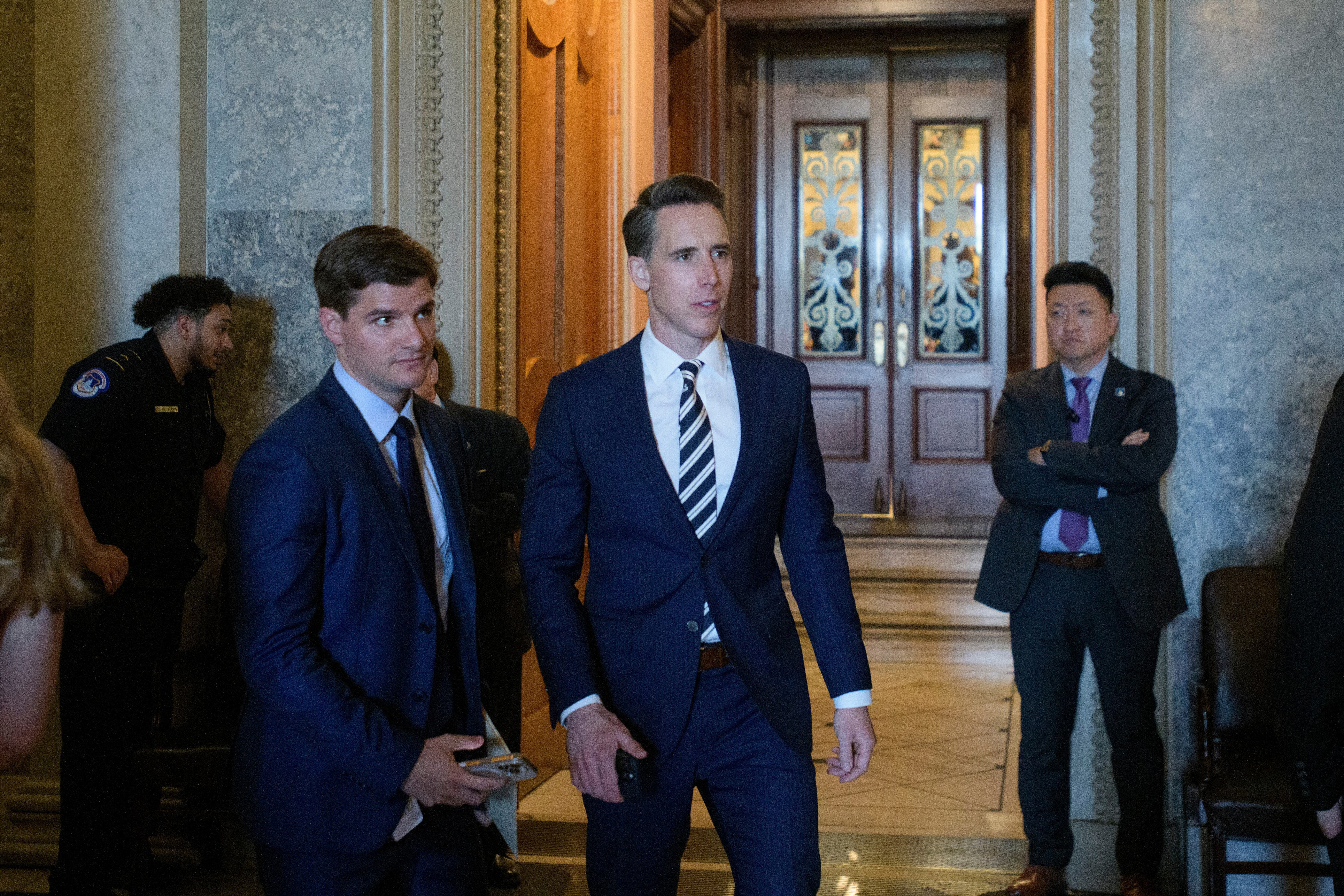 Missouri Senator Josh Hawley says he had ‘good chat’ with Trump after ...