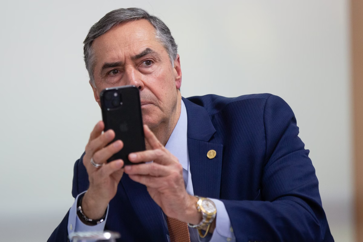 Deputados do PL propagam fake news sobre filha de Barroso