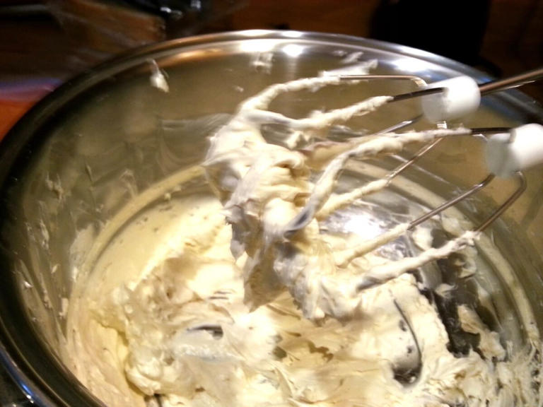 You'll Love This 3 Ingredient Whipped Body Butter Recipe