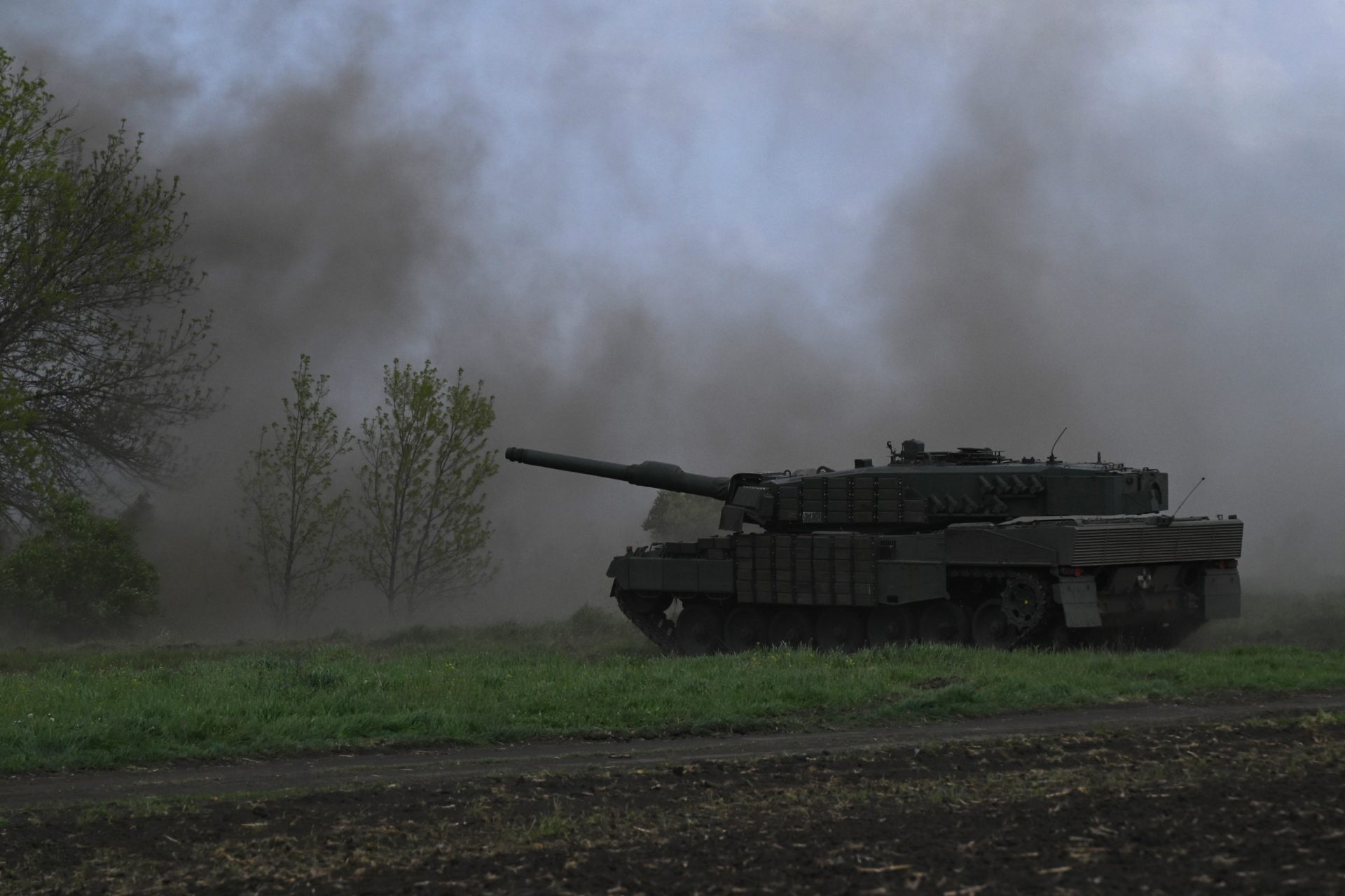 Ukrainian Victory: rare frontline footage captures close combat tank battle