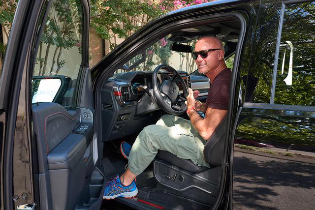 Tim McGraw Shows off Newly Shaved Head (and Ripped Muscles!) During ...