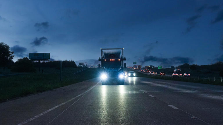Texas Highways Have a New Nighttime Creature: Autonomous Trucks