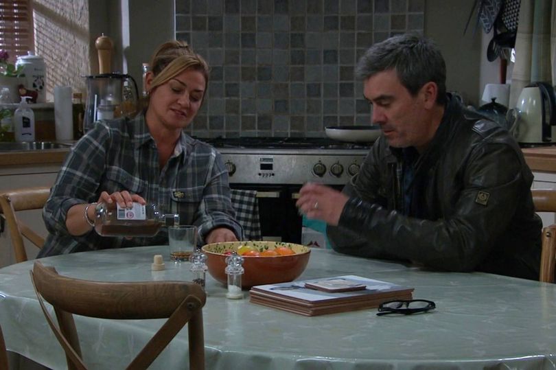 Emmerdale's Moira Dingle faces losing Butlers Farm as fans 'work out ...