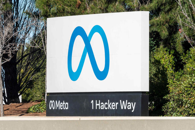 Meta Freezes AI Hiring as Surging Costs Raise Concerns, Report Says