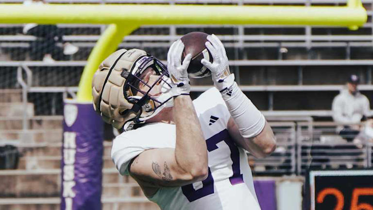 Ryan Otton Medically Retires With Huskies