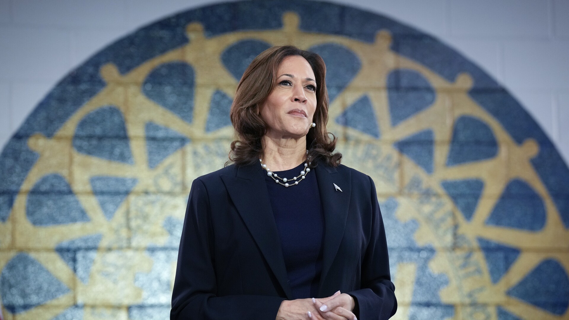 Jaws drop as Kamala Harris announces she will not run for California ...