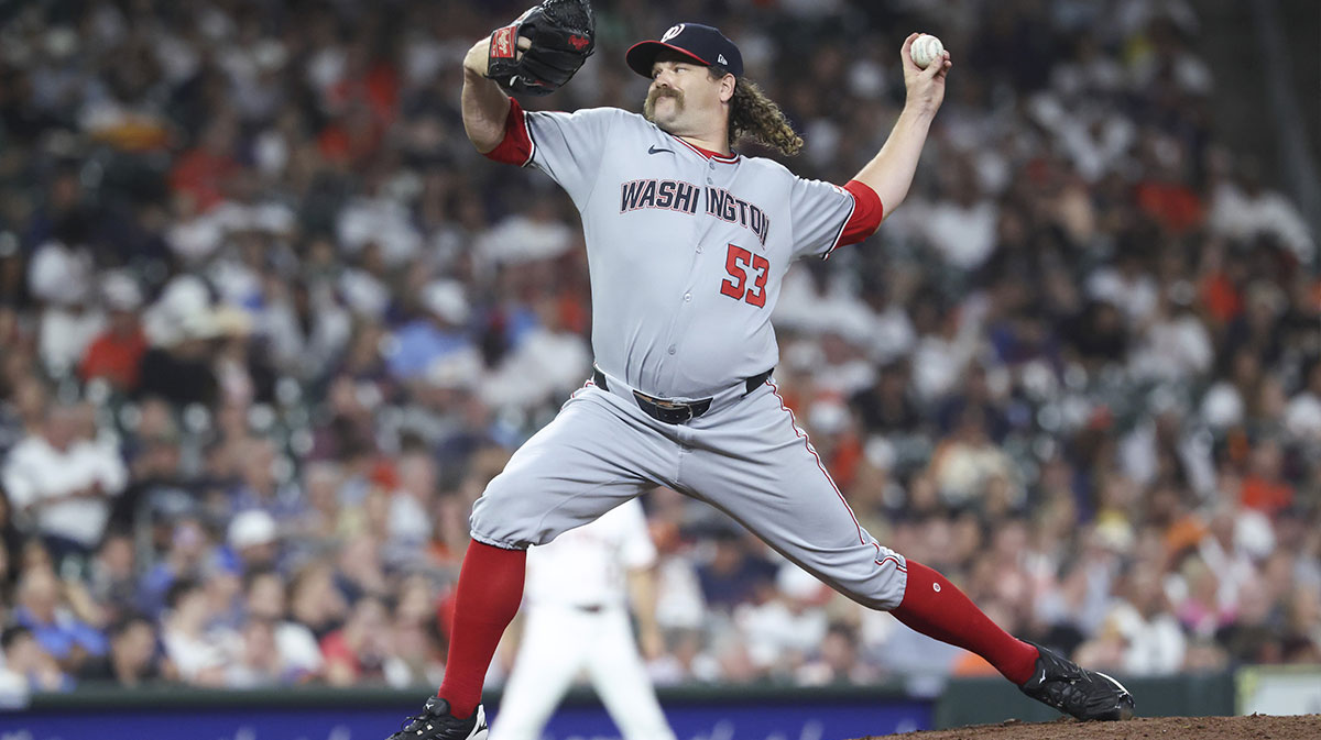 Angels pick up pair of relief pitchers in trade with Nationals