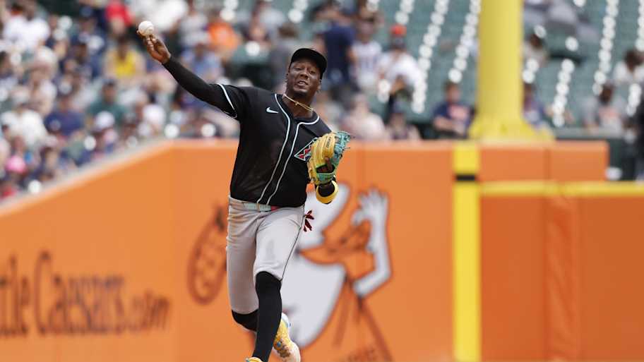 Pivotal Throwing Error Opens Floodgates in D-backs' Loss to Tigers