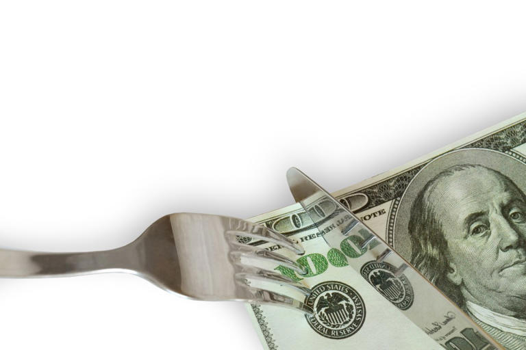 Here are the sneaky tactics restaurants use to scam customers: ‘It’s ...