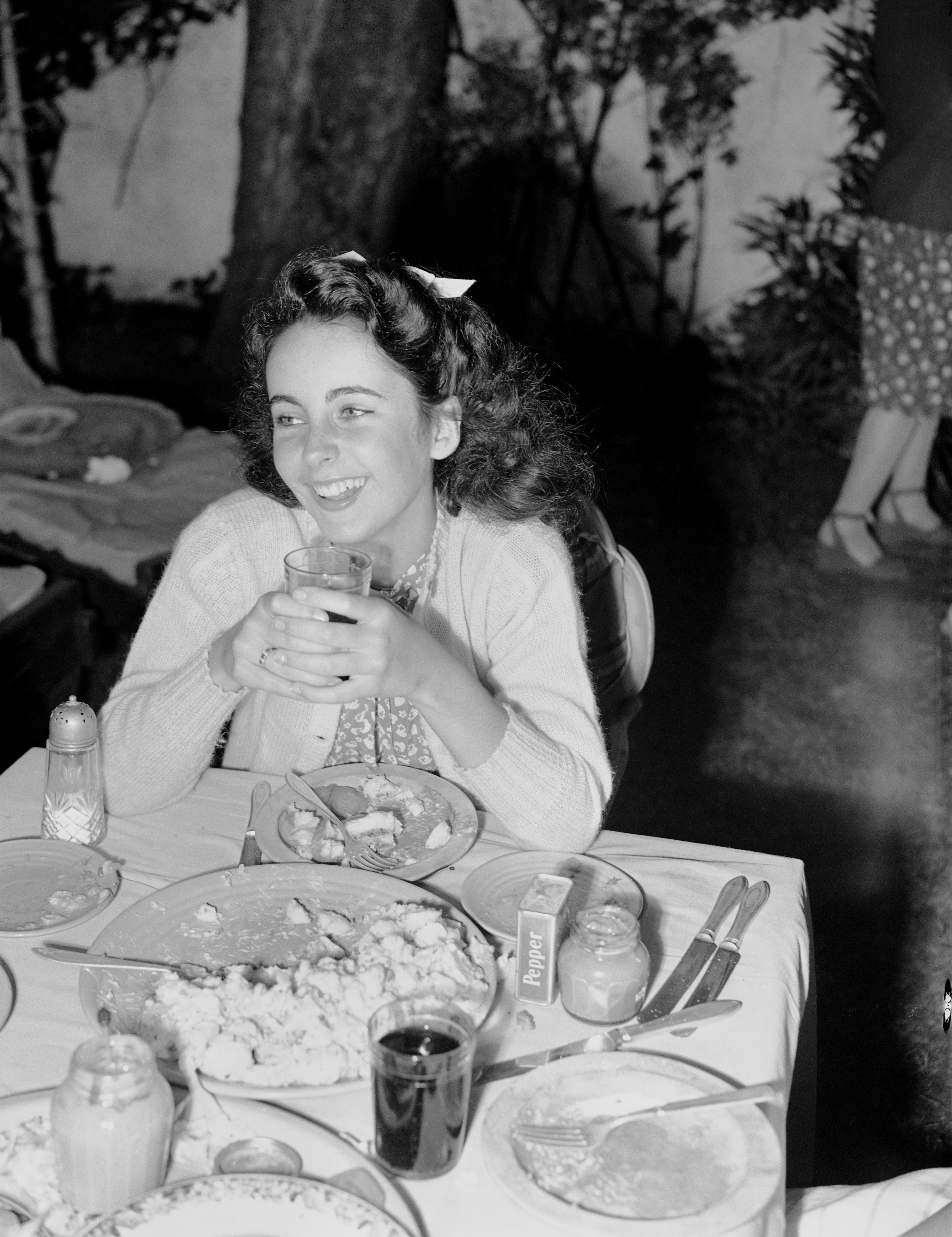 Elizabeth Taylor at Home: 13 Rare Photos That Show Her Softer Side