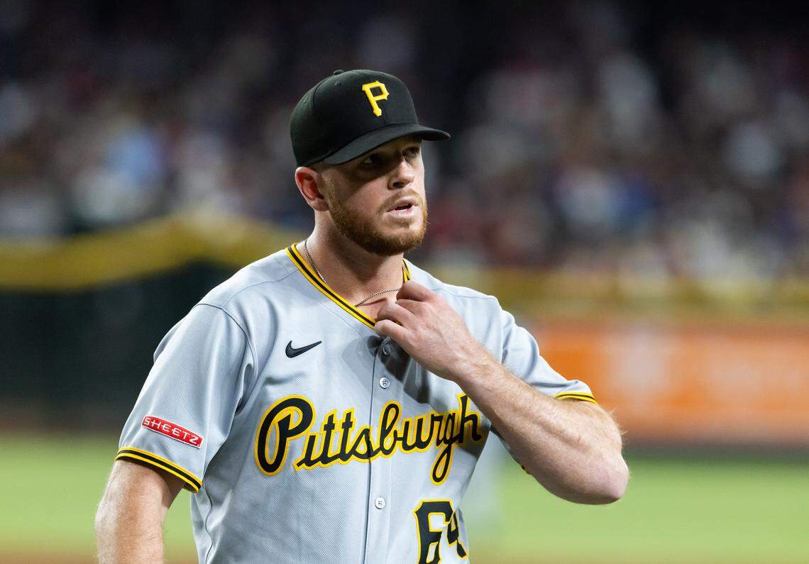 Mariners reinforce bullpen, acquire left-handed reliever in trade with ...