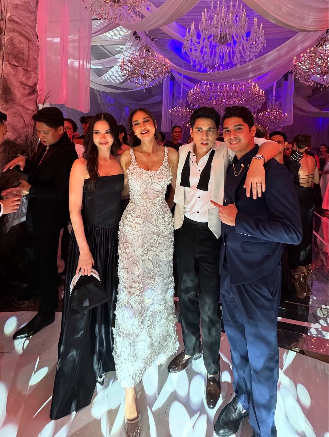 Hadiri Resepsi Luna dan Maxime, Intip Penampilan Serasi Al Ghazali dan ...