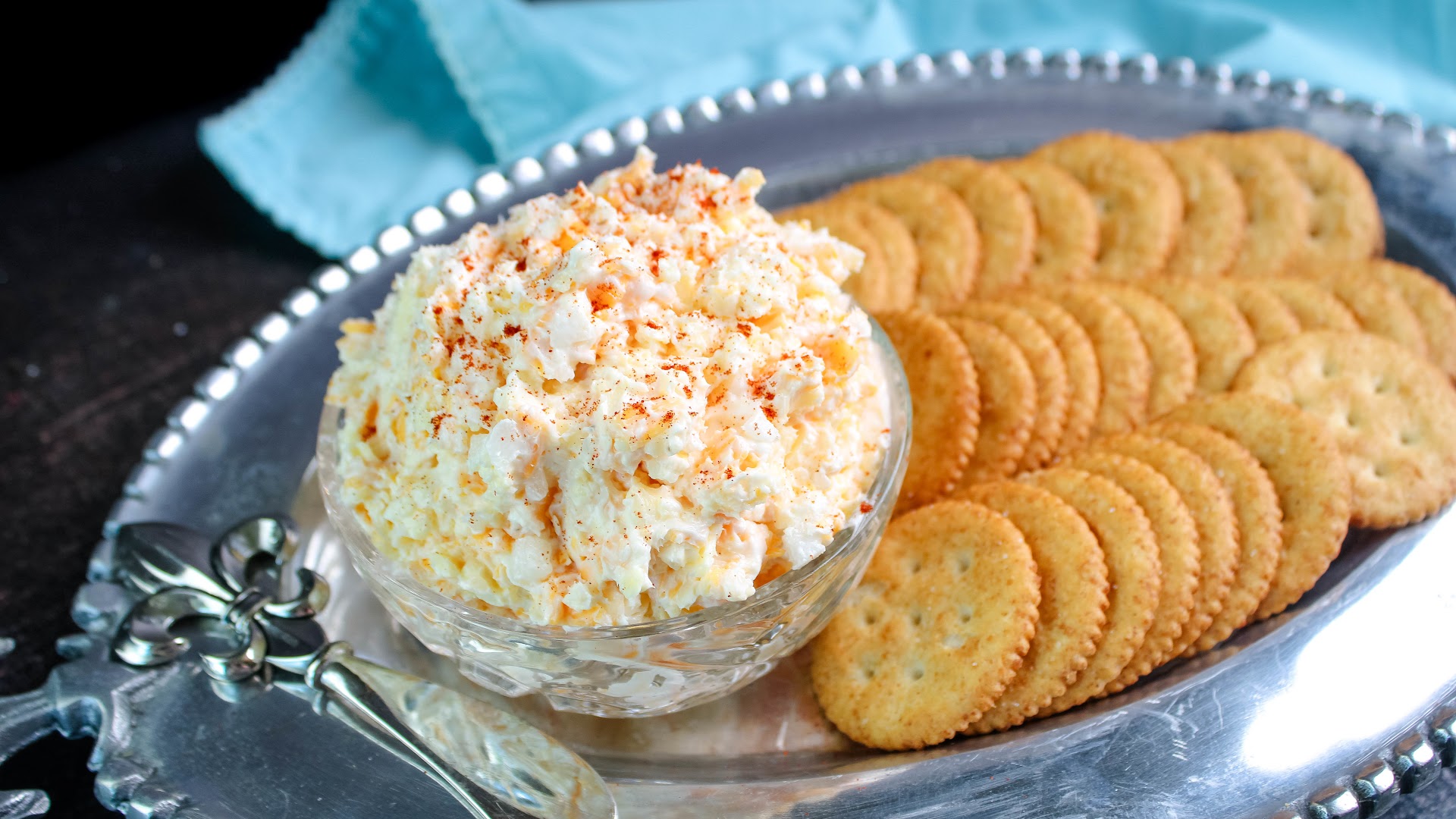 The Combination Of Cheese And Alcohol Makes This Holiday Cheddar Spread ...