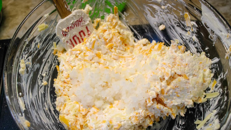 The Combination Of Cheese And Alcohol Makes This Holiday Cheddar Spread ...
