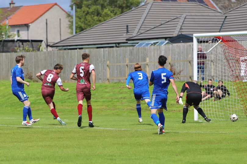 Former Dundee United hero stings Shotts with late leveller in opener ...