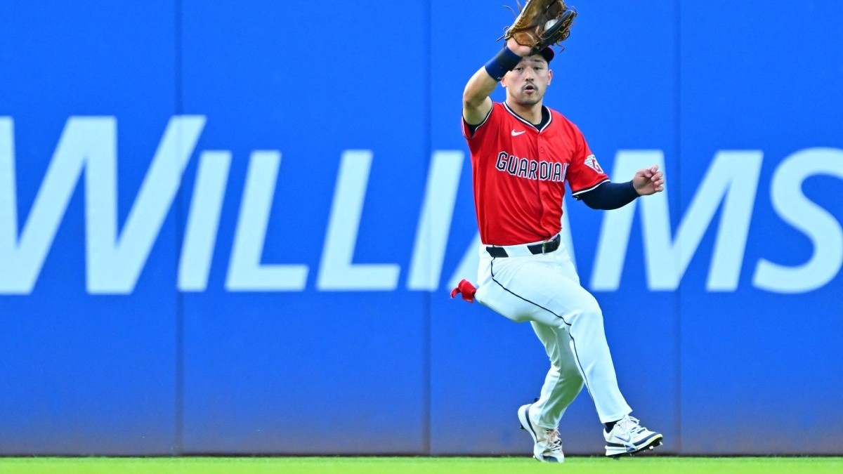 MLB: Steven Kwan Sparks Trade Rumors with Gesture to Guardians Fans