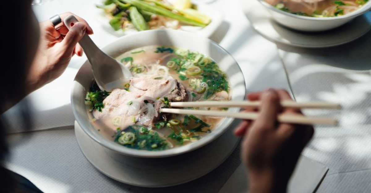 20 Unusual Dining Customs From Around The Globe