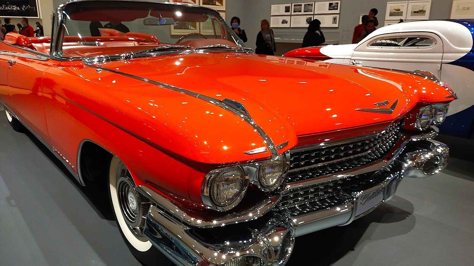 17 Pics Of Old Cars That Look Like They’re From Mars