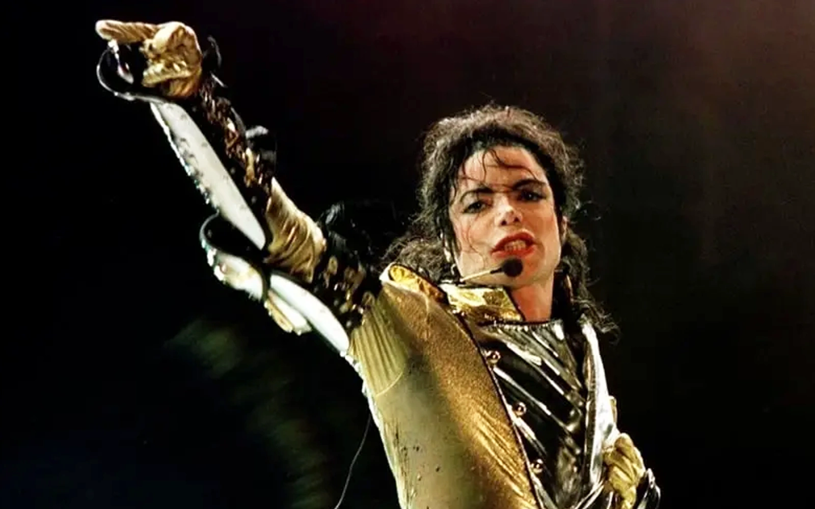 Michael Jackson’s dirty sock sells for over US$8,000