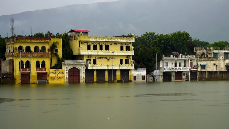 Rajasthan-MP Rain: बाढ़-बारिश में डूबे राजस्थान-MP के कई शहर, उफान पर नदियां, स्कूल भी बंद ...