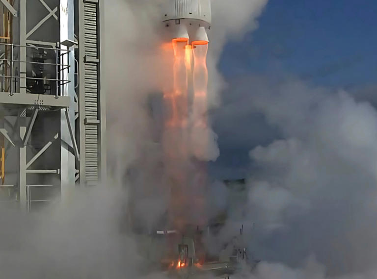 First Australian-made rocket crashes after 14 seconds of flight in a ...