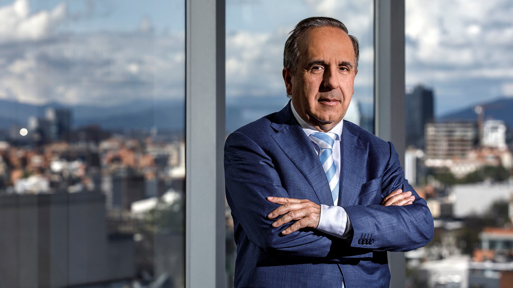 Guillermo Reyes, embajador en Suecia, recibió salvavidas de parte de la ...