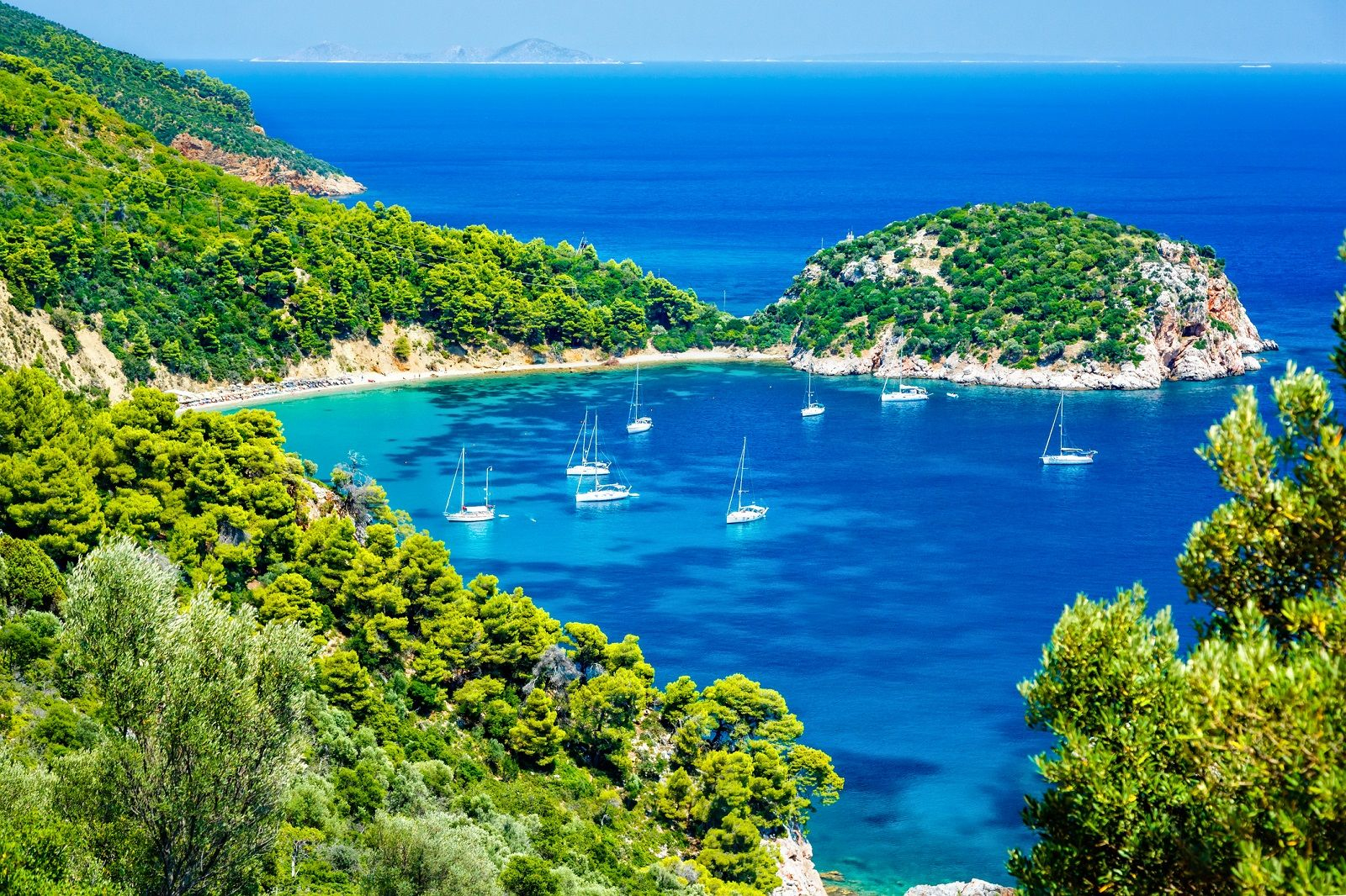 Διακοπές στη Σκόπελο για παραλίες εκστατικής ομορφιάς