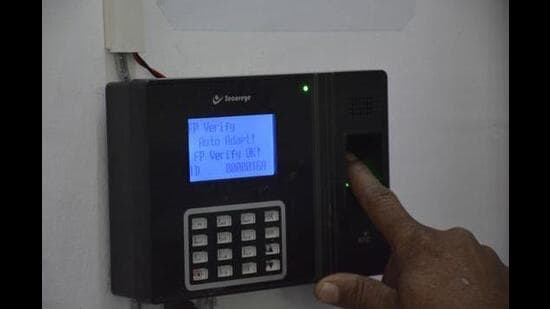 Govt employees to get biometric cards for entry to CCS-3 building