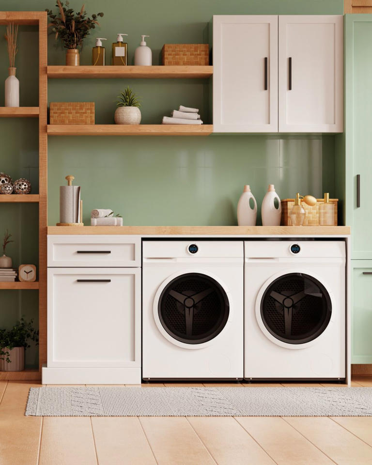 Experts swear by this simple laundry hack to keep clothes smelling ...