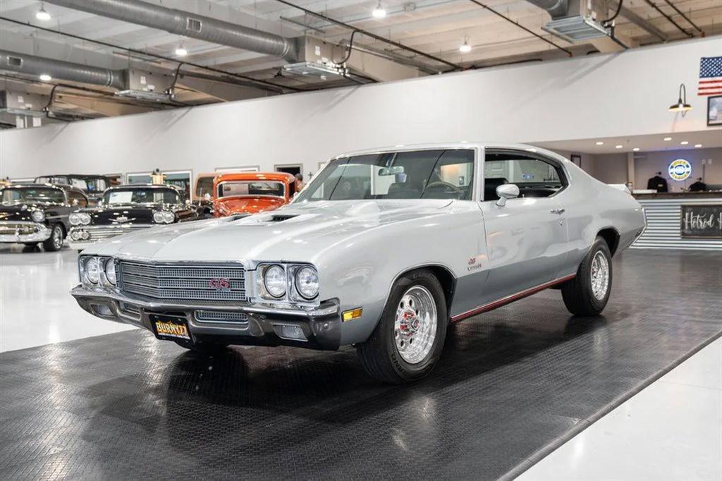 Eight Examples Of When Muscle Met Luxury In The Early 1970s